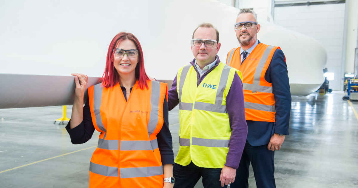 RWE unveils first turbine blade for Sofia Offshore Wind Farm at Siemens ... RWE unveils first turbine blade for Sofia Offshore Wind Farm at Siemens ...