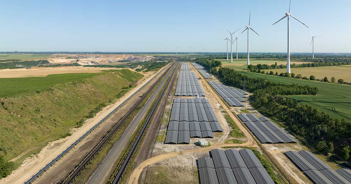 RWE puts two solar battery plants at Garzweiler opencast mine into ...