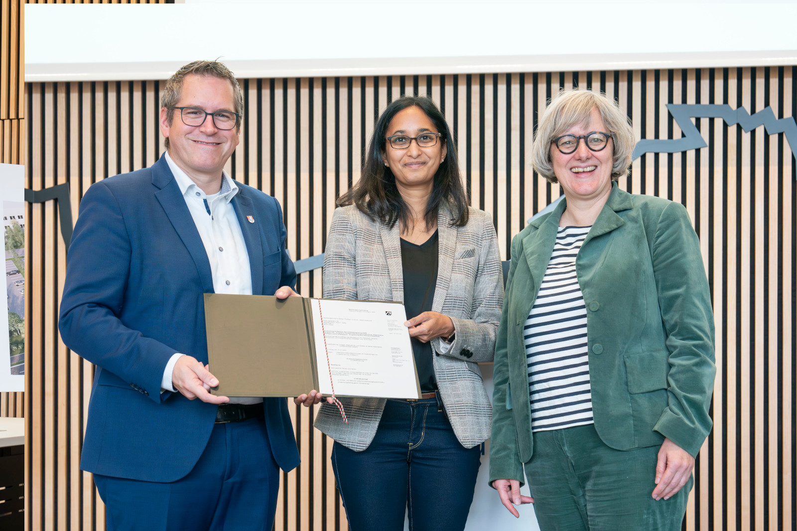 RWE receives funding commitment for construction of green hydrogen ... RWE receives funding commitment for construction of green hydrogen ...