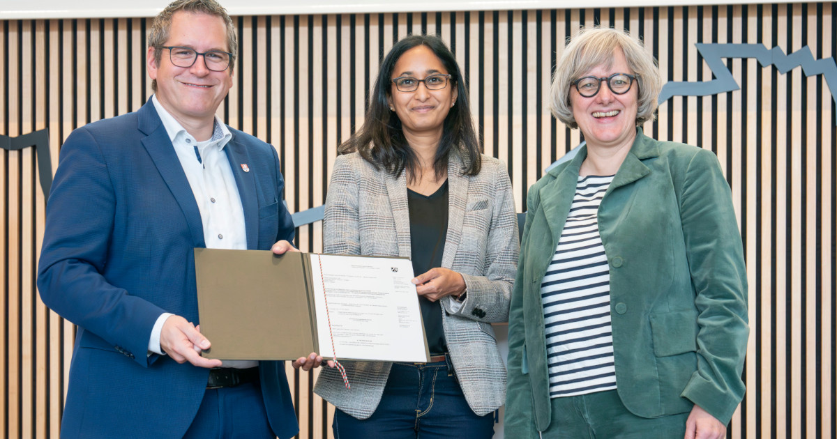 RWE receives funding commitment for construction of green hydrogen ...