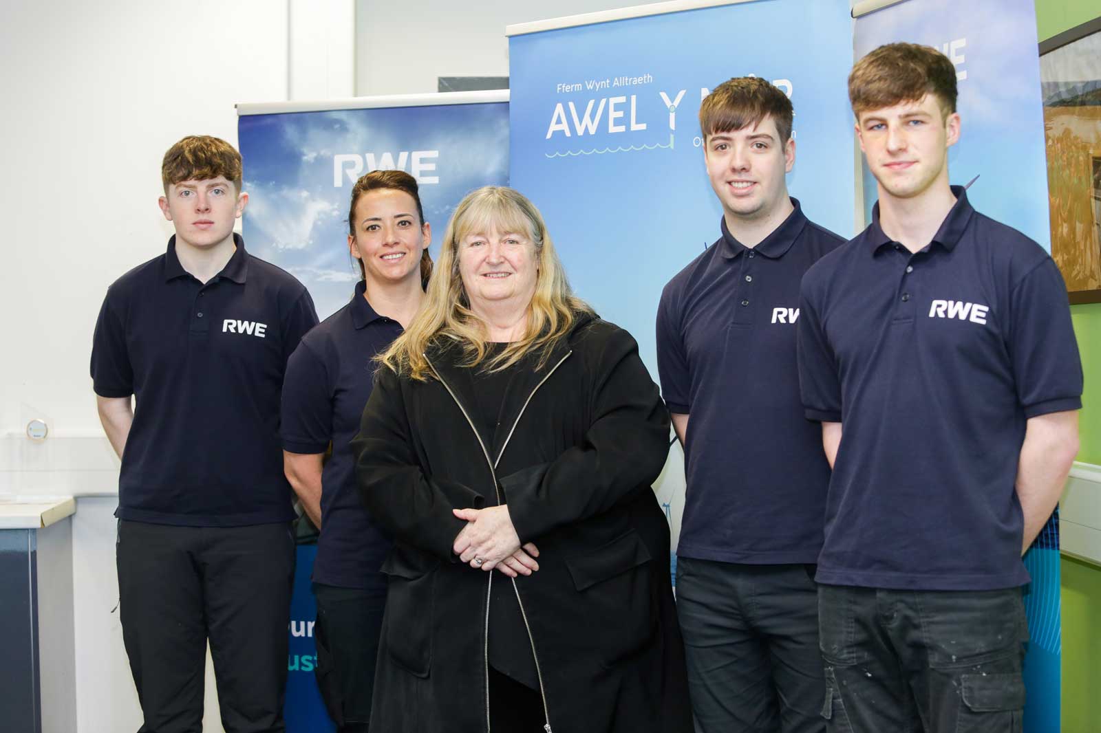 Welsh Minister for Climate Change meets RWE trainees helping Wales ...